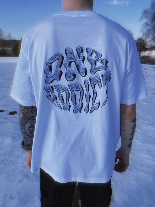 DNB ADDICT Tričko (bílá) :: confusedstuff.com